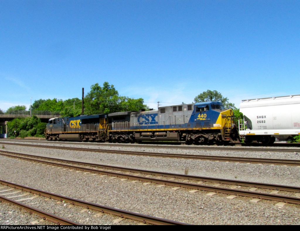 CSX 440 and 5245